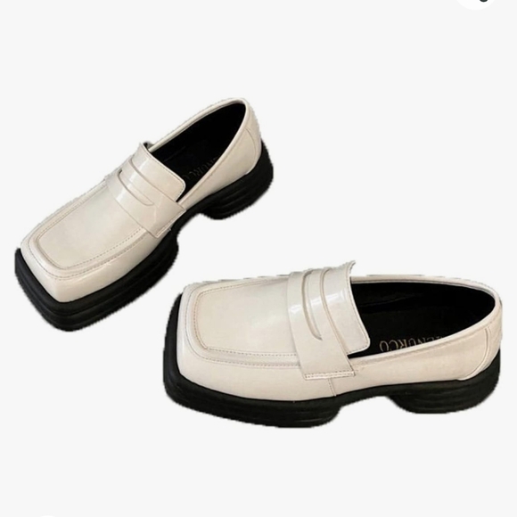 Lattelier | Shoes | Like New Square Toe Platform Loafers Shiny Creamy ...